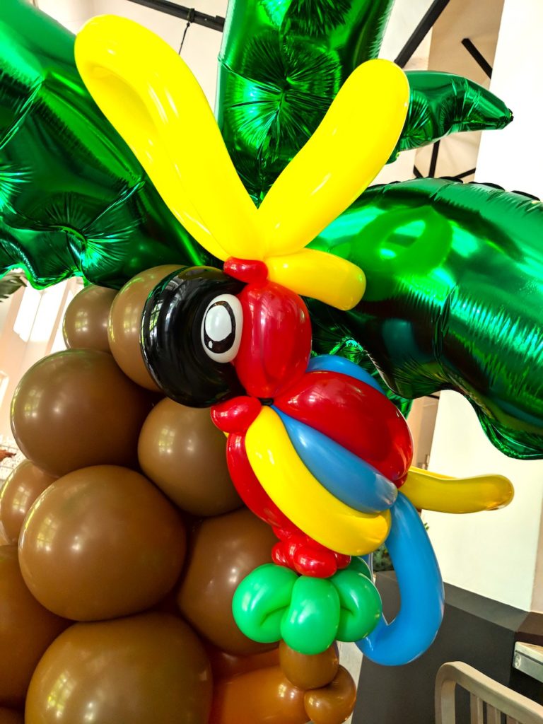 Balloon Sculpture DecorationsTHAT Balloons