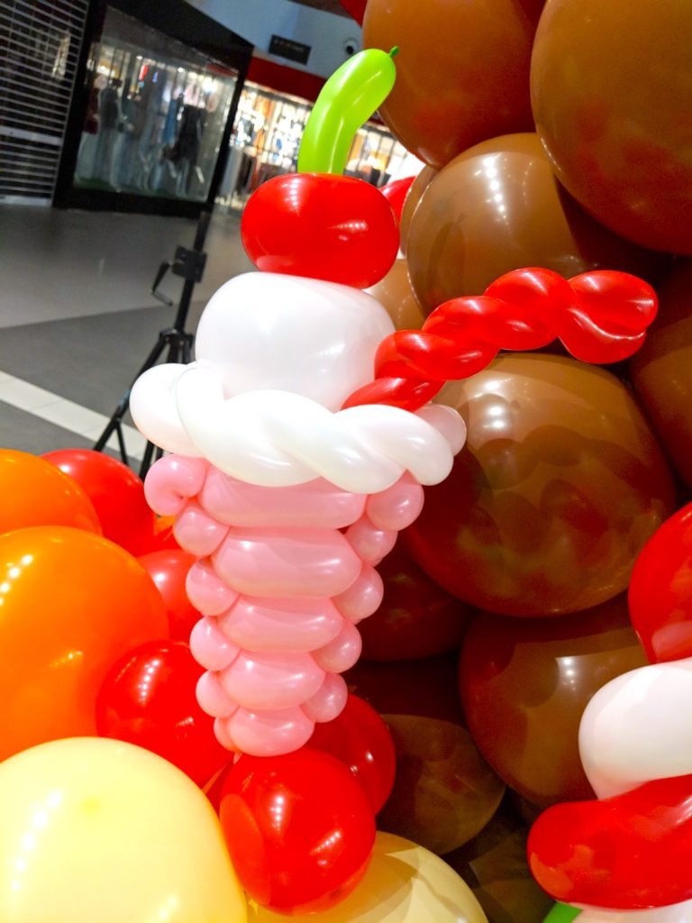 Shopping Mall Balloon Decorations in Singapore | THAT BalloonsTHAT Balloons