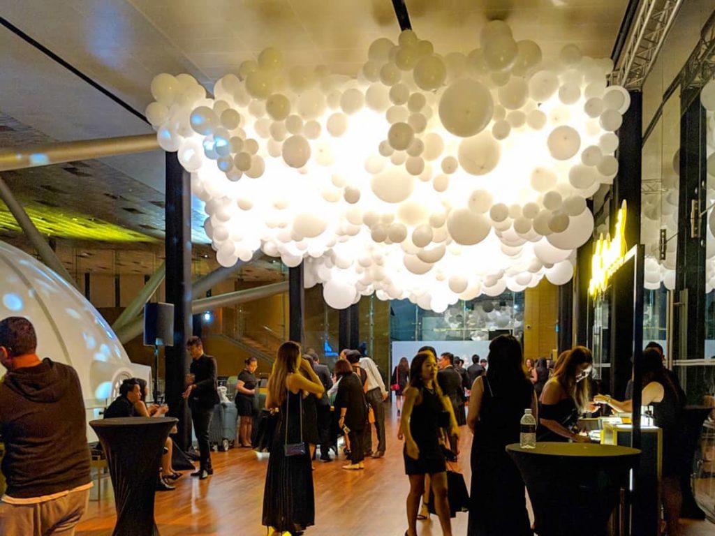 Stunning Giant Balloon Cloud Decorations | THAT BalloonsTHAT Balloons