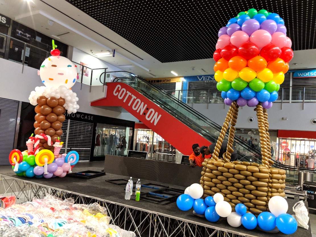 Shopping Mall Balloon Decorations in Singapore | THAT BalloonsTHAT Balloons