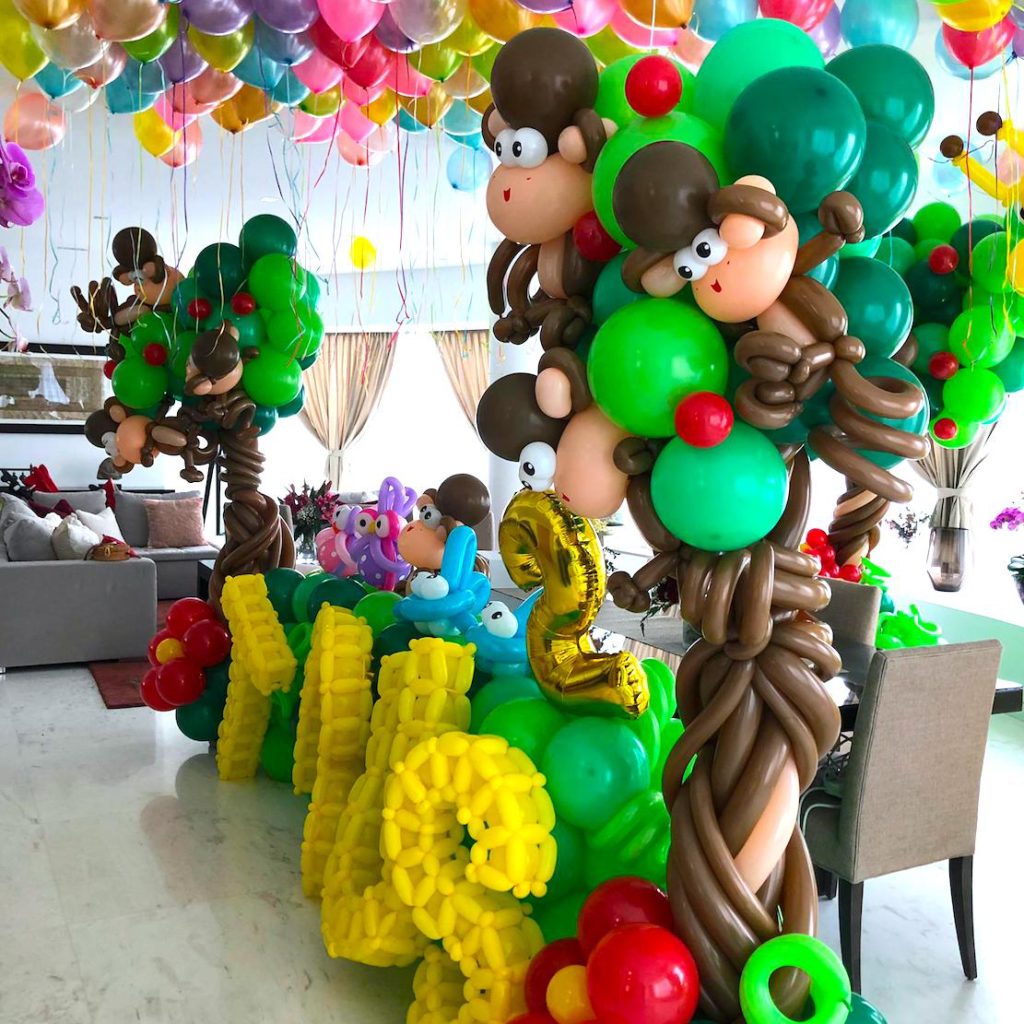 Stage Front Balloon Decorations | THAT BalloonsTHAT Balloons