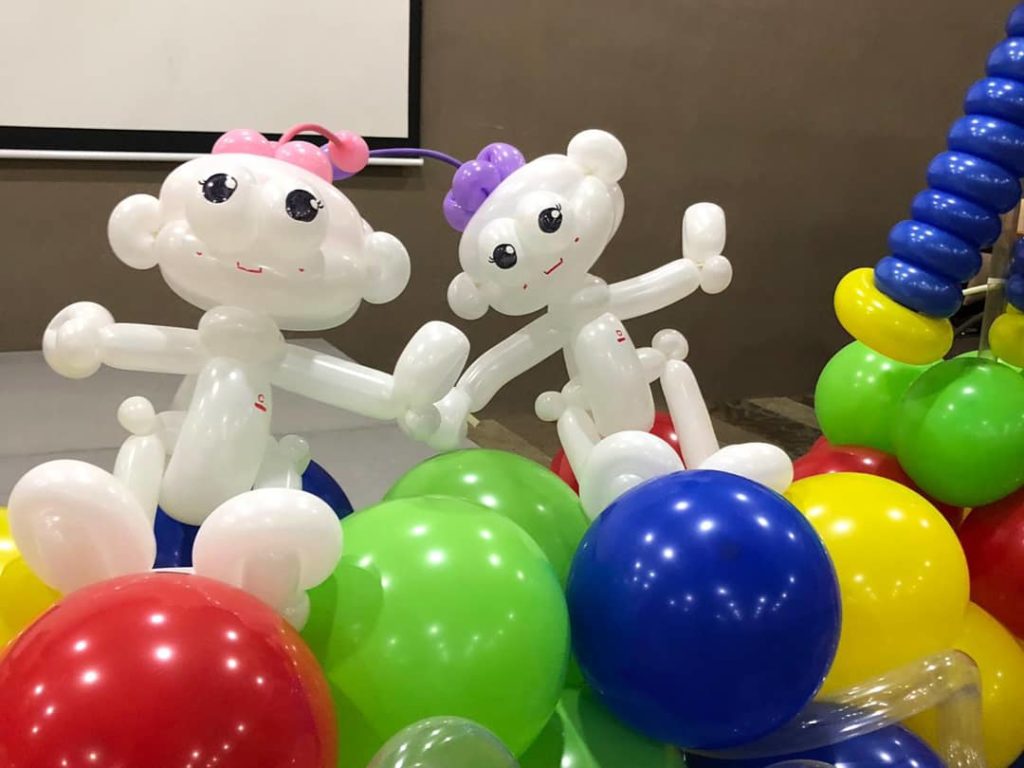 Stage Front Balloon Decorations | THAT BalloonsTHAT Balloons
