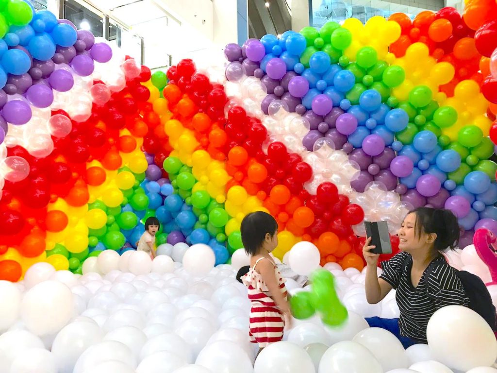 Giant Balloon Pit in Singapore | THAT BalloonsTHAT Balloons