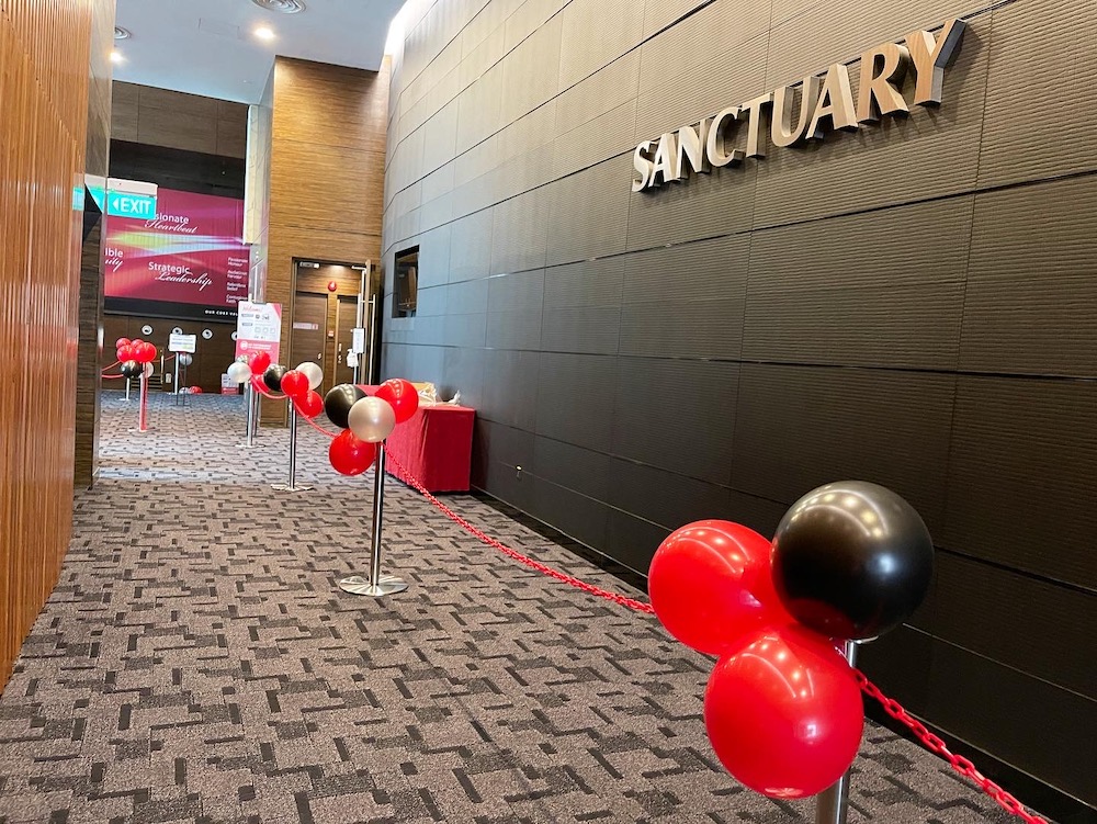 Trinity Church Balloon Decorations | THAT BalloonsTHAT Balloons