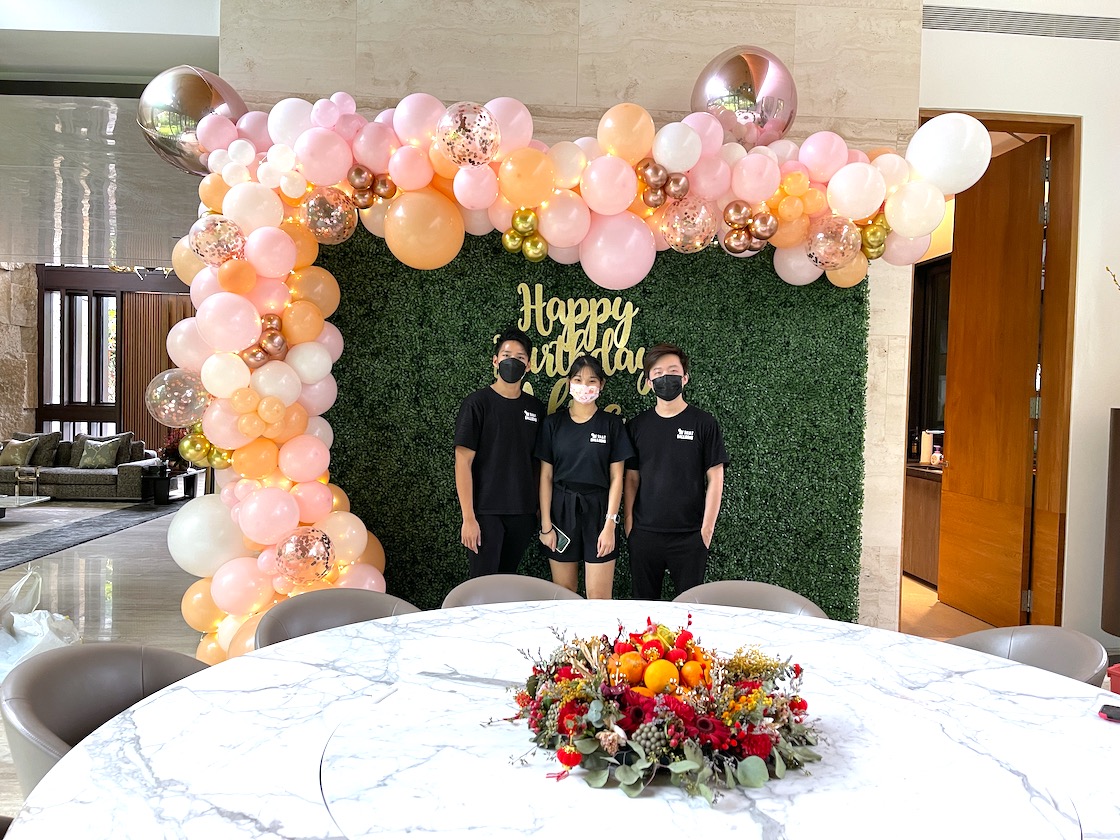Organic Balloon Garland Decor | THAT BalloonsTHAT Balloons