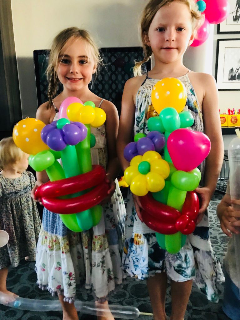 5 great reasons to consider Balloon sculpturing in your event! | THAT ...